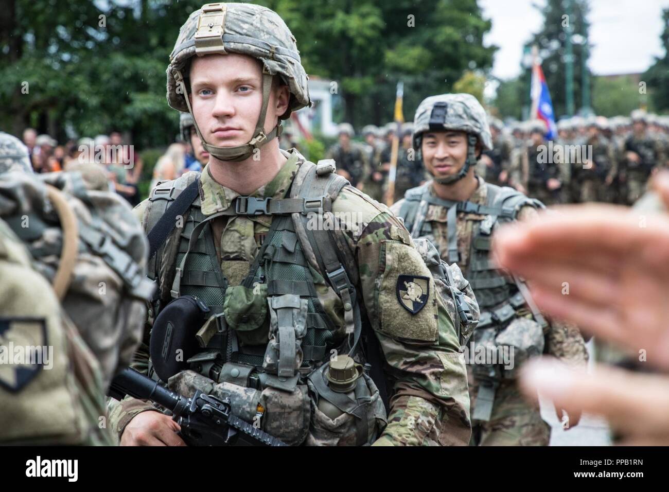 Members of the U.S. Military Academy Class of 2022, USMA leadership ...