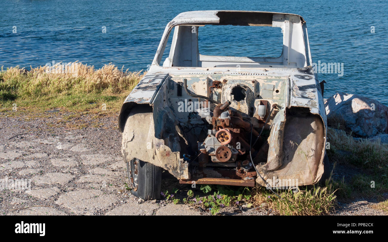 front view of the Wrecked White pickup Stock Photo - Alamy