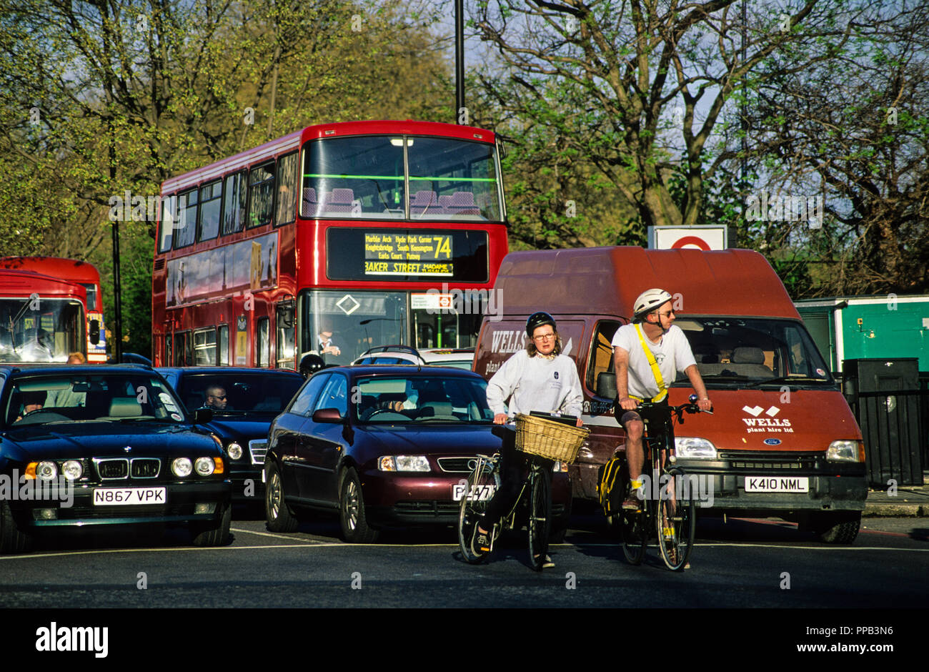London cycle congestion hi-res stock photography and images - Alamy