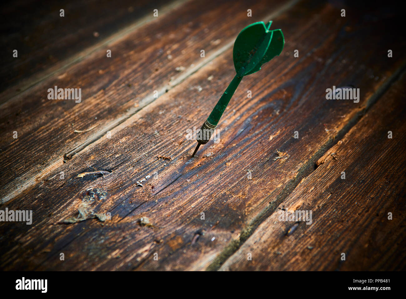 Old dart board hi-res stock photography and images - Alamy