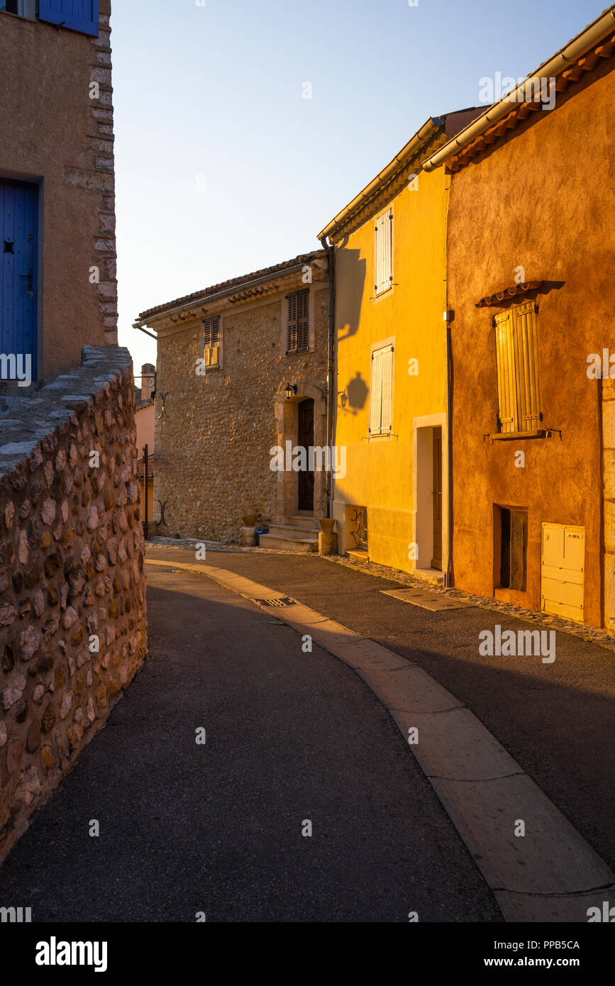 Beamed houses hi-res stock photography and images - Alamy