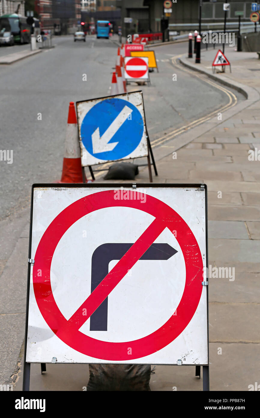 Traffic signs at street construction works Stock Photo - Alamy