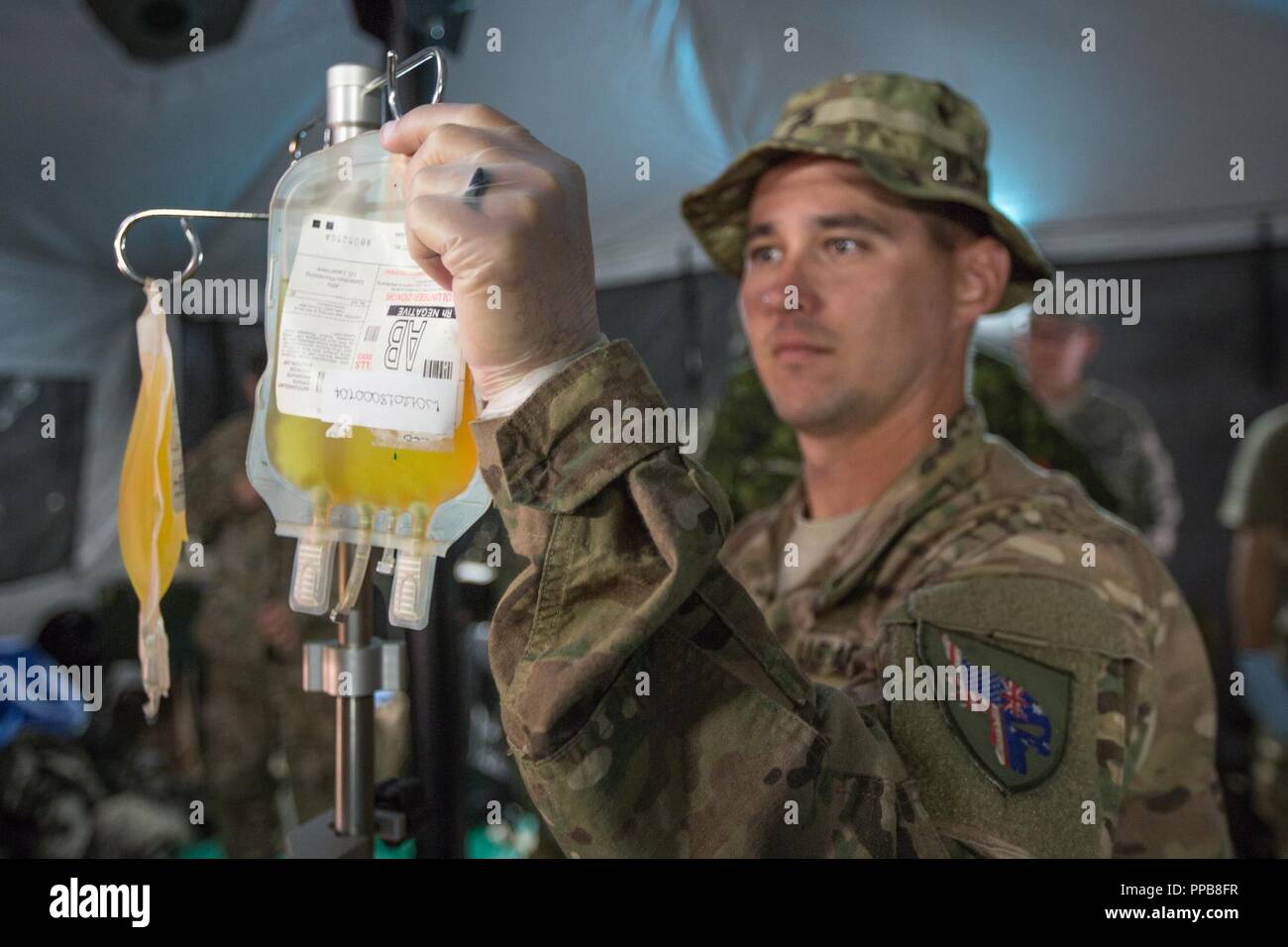 948th surgical team hi-res stock photography and images - Alamy