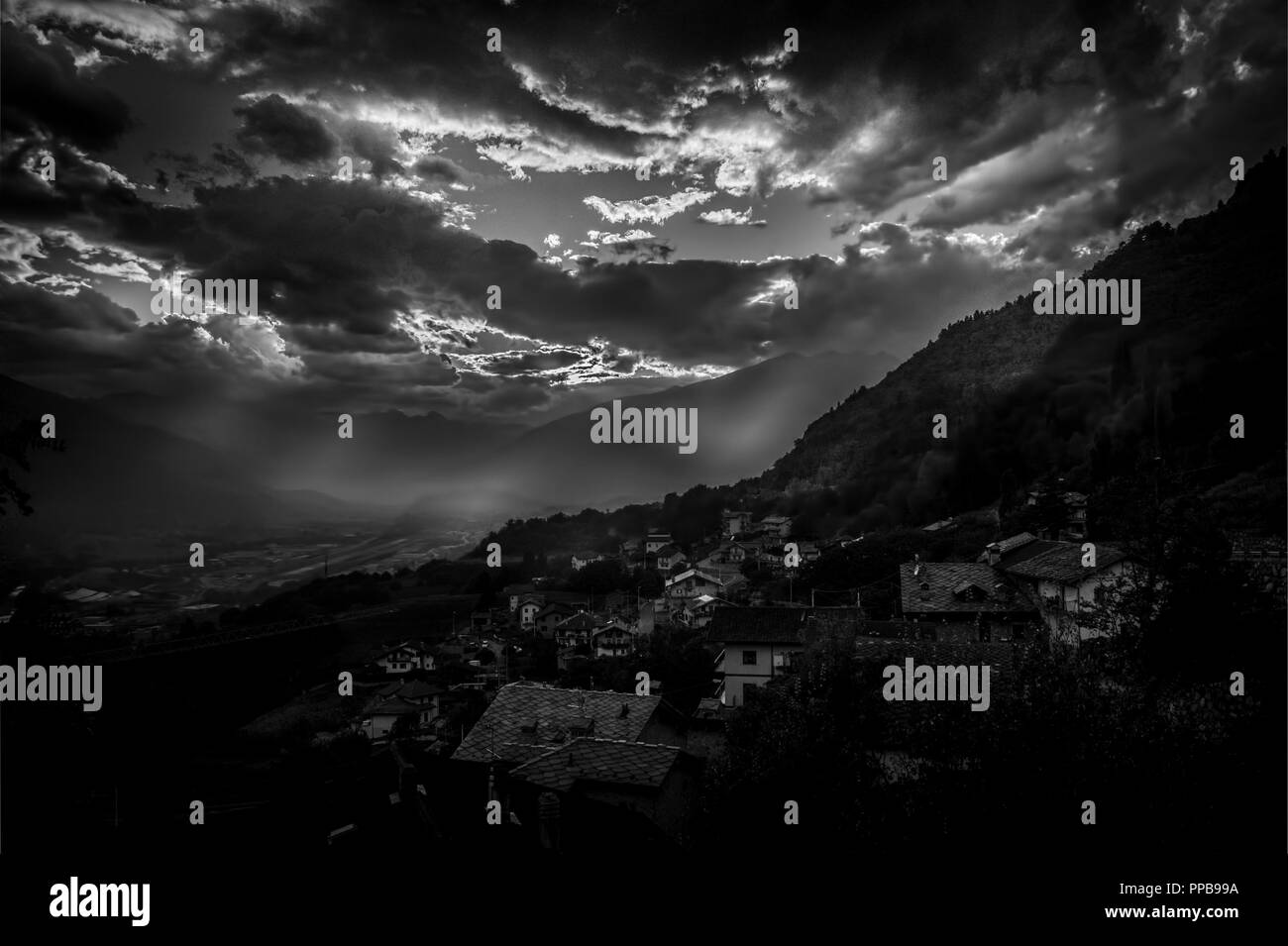 Sunset on italian Alps Mountain. Colorfull sky Stock Photo - Alamy