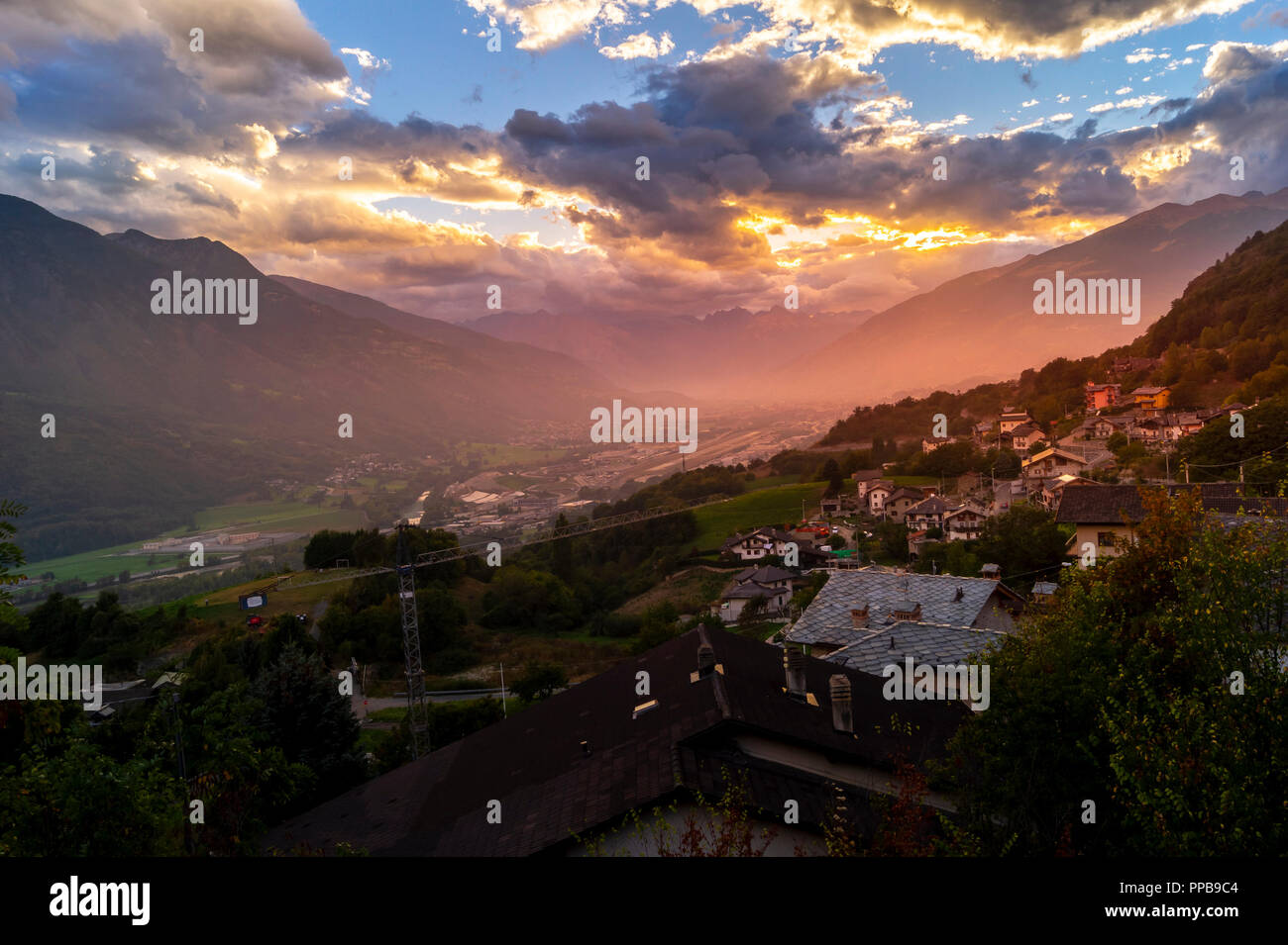 Italian dolomites sunset in summer hi-res stock photography and images ...