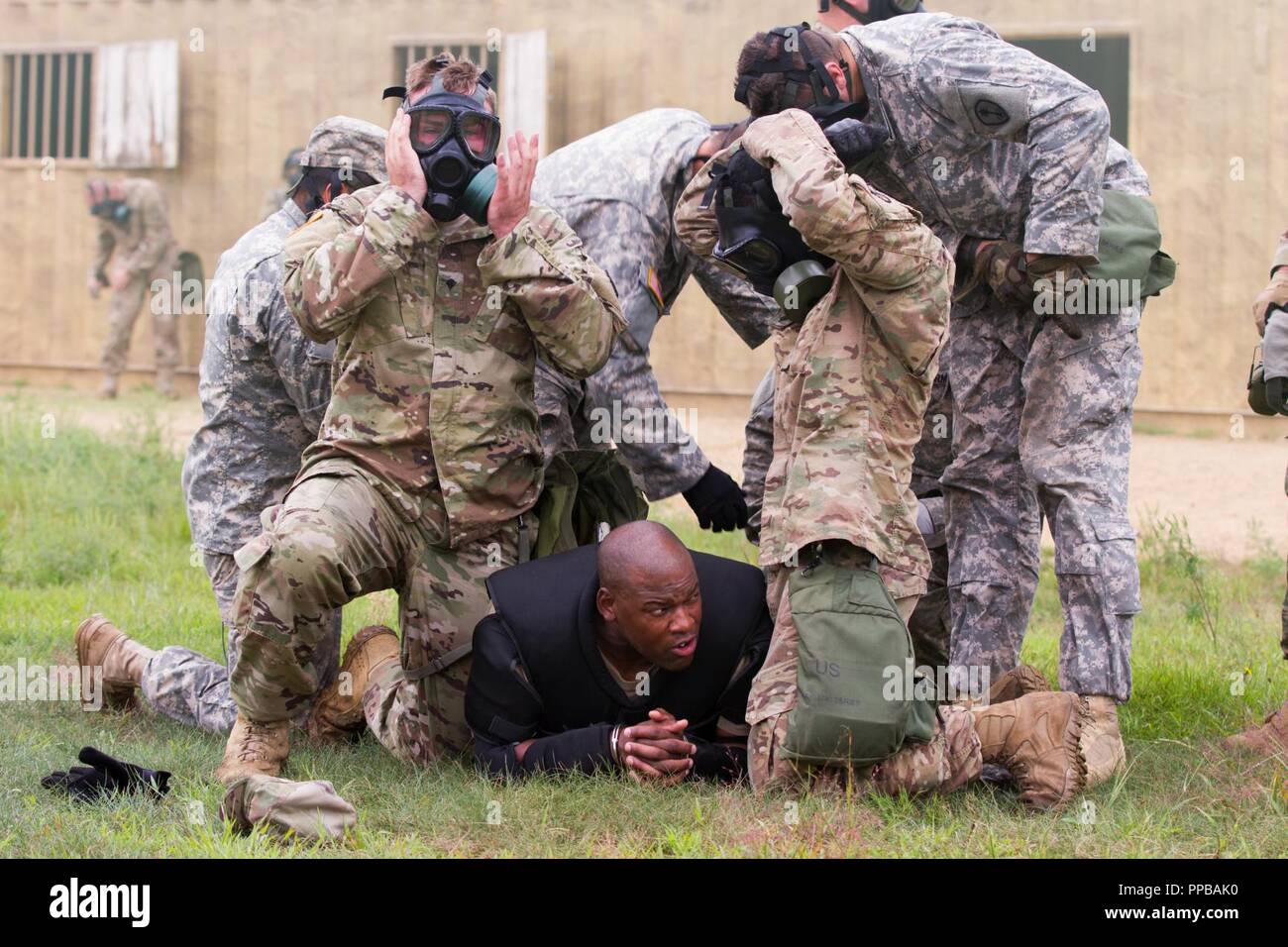 U.S. Army Soldiers from the 391st and 822nd Military Police Companies ...