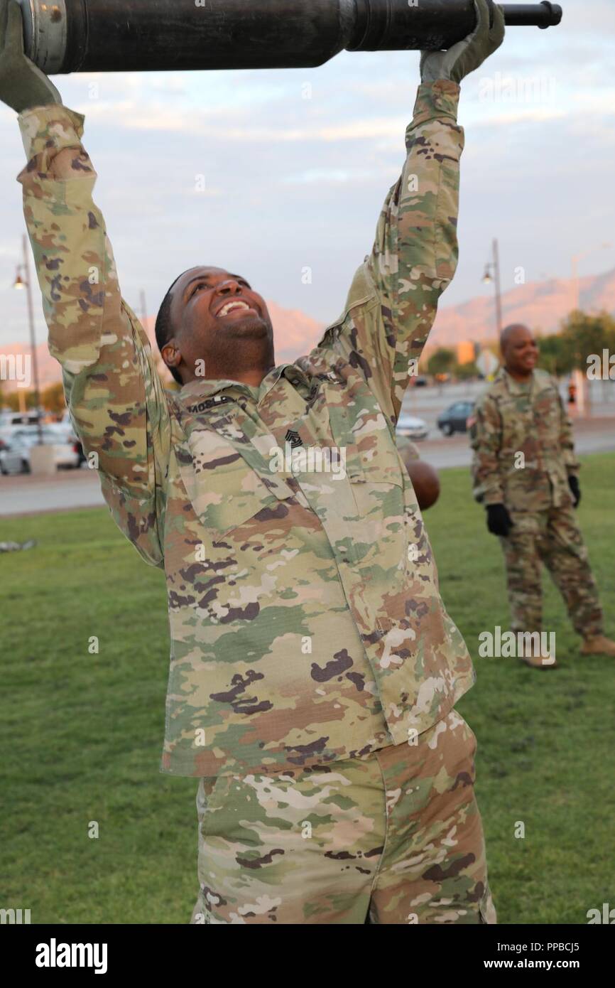 Physical combat proficiency test hi-res stock photography and images ...