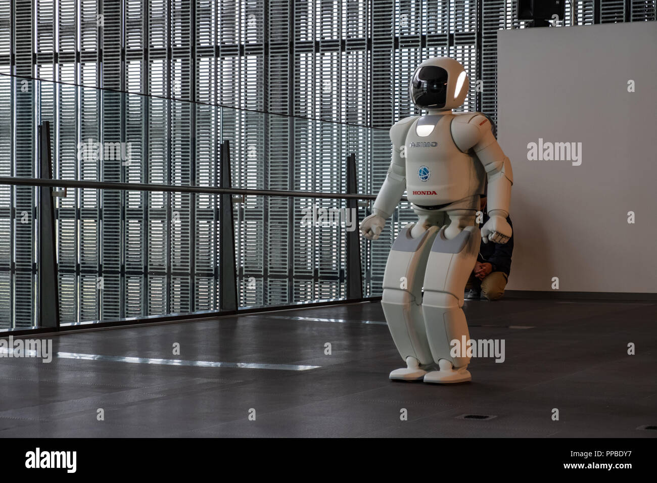 Asimo robot hi-res stock photography and images - Alamy