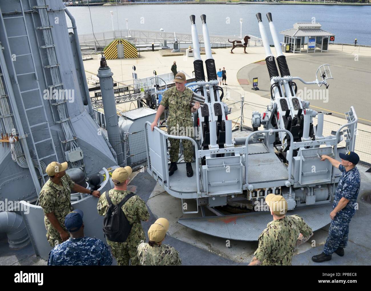 (Aug. 23, 2018) Ship’s Serviceman 3rd Class Joseph Woynar, assigned to ...
