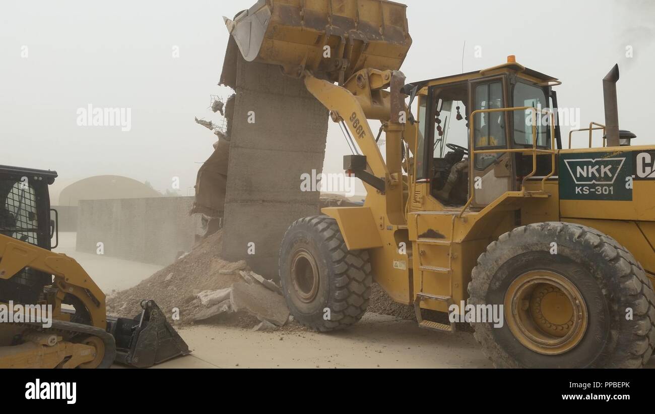 KANDAHAR AIRFIELD, Afghanistan (August 13, 2018) -- Crews with the 1st ...