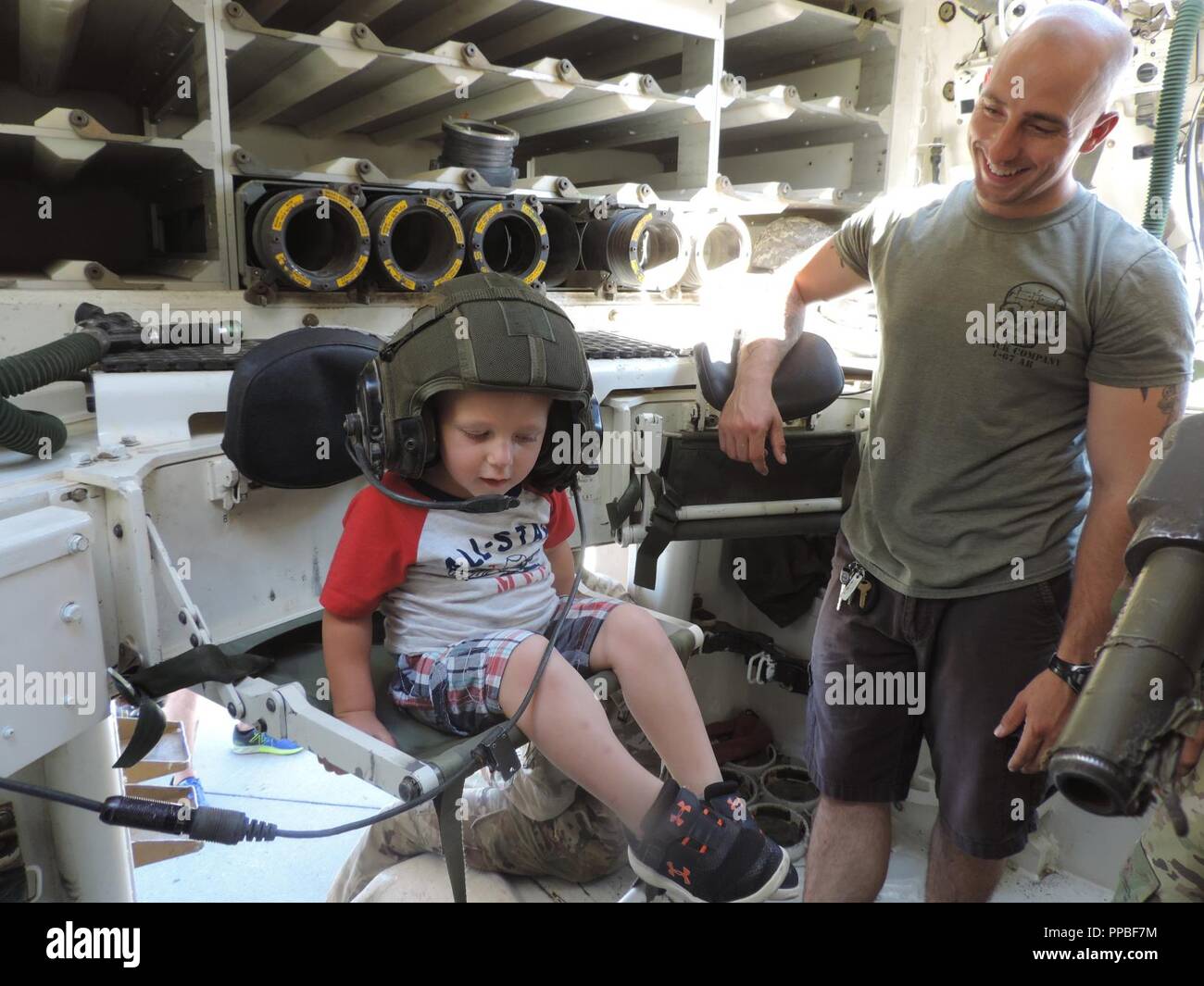 Soldiers with 3rd Armored Brigade Combat Team. 1st Armored Division ...
