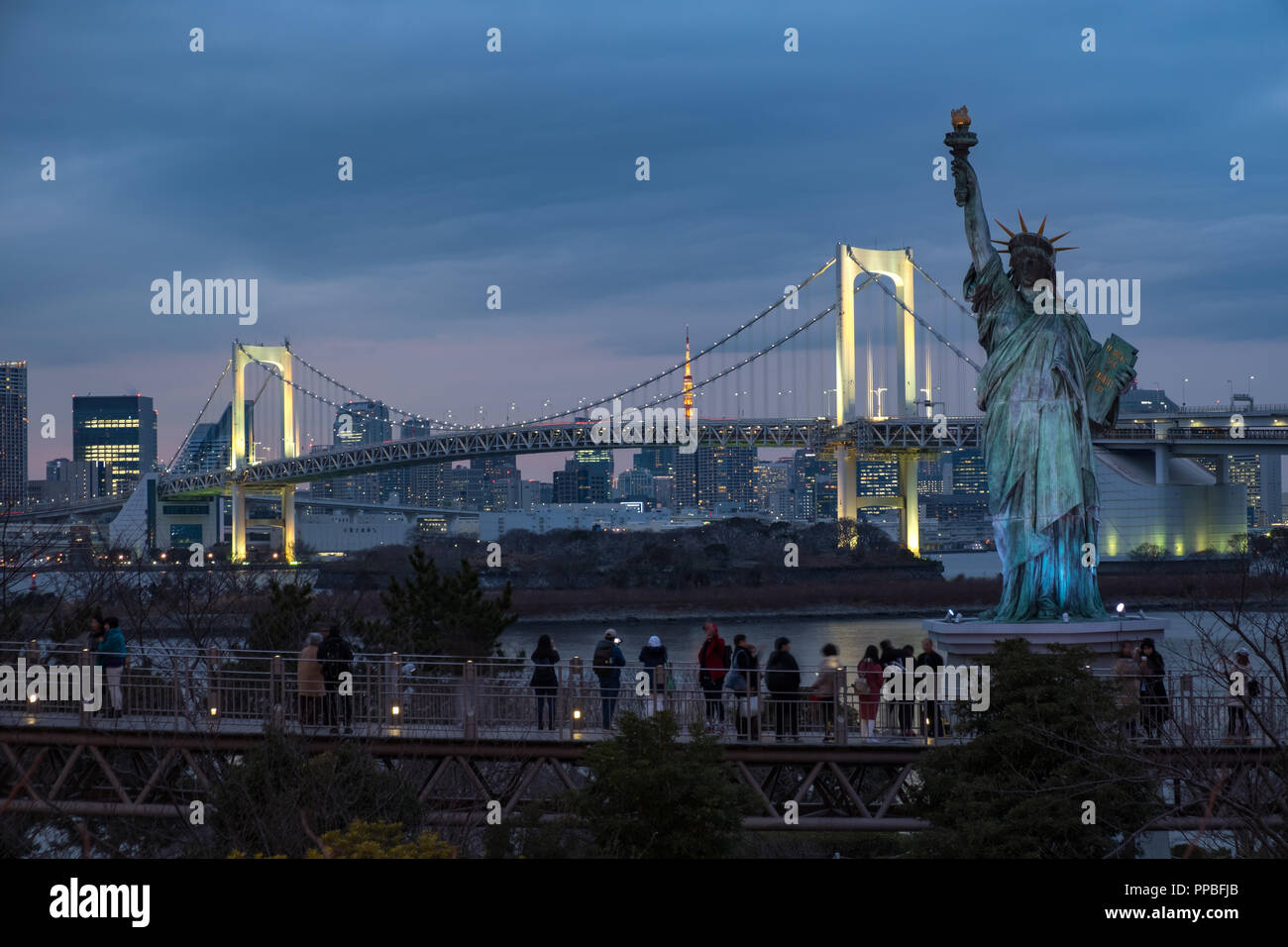 Odaiba sculpture hi-res stock photography and images - Alamy