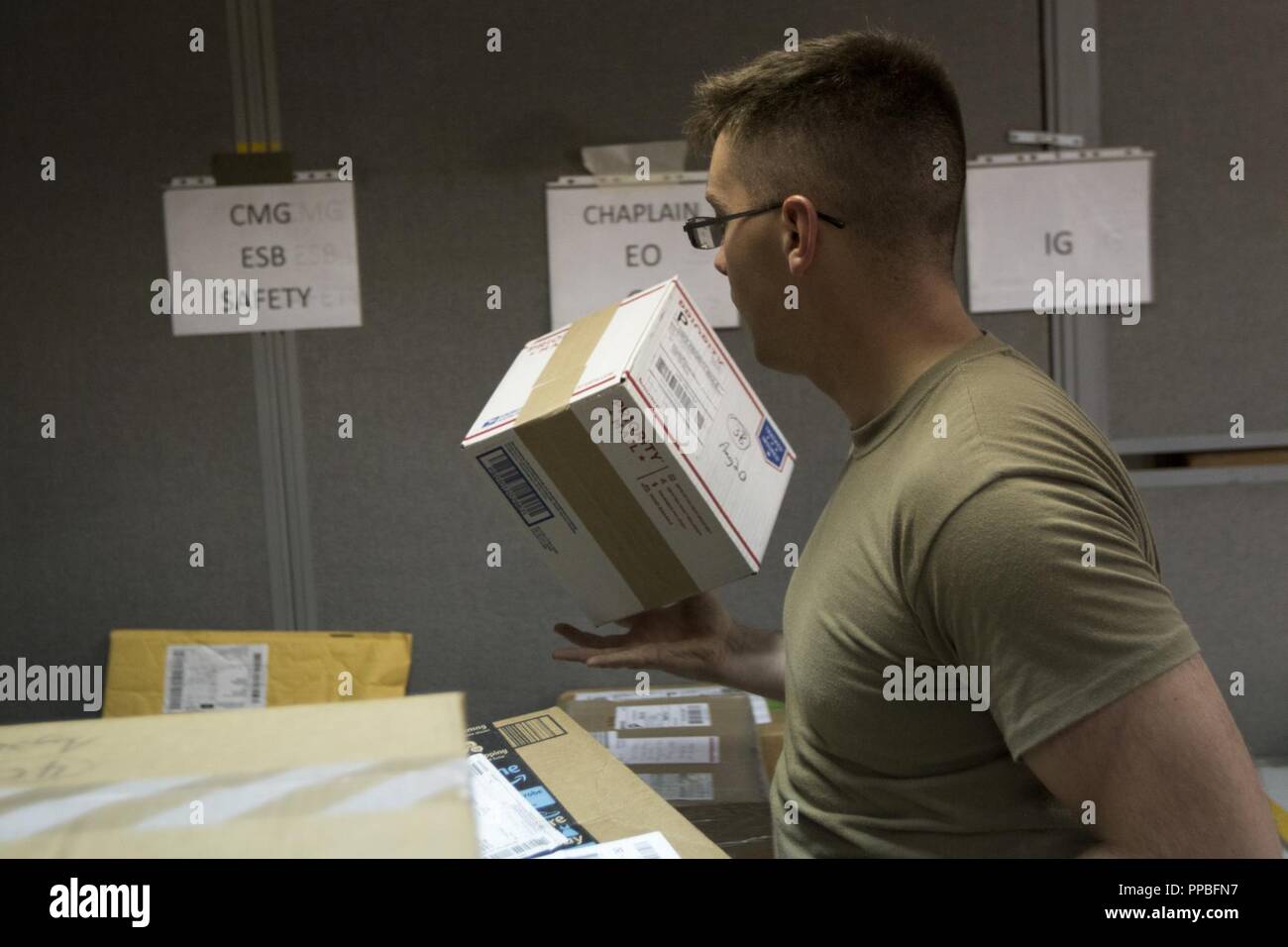 Army delivering mail hi-res stock photography and images - Alamy