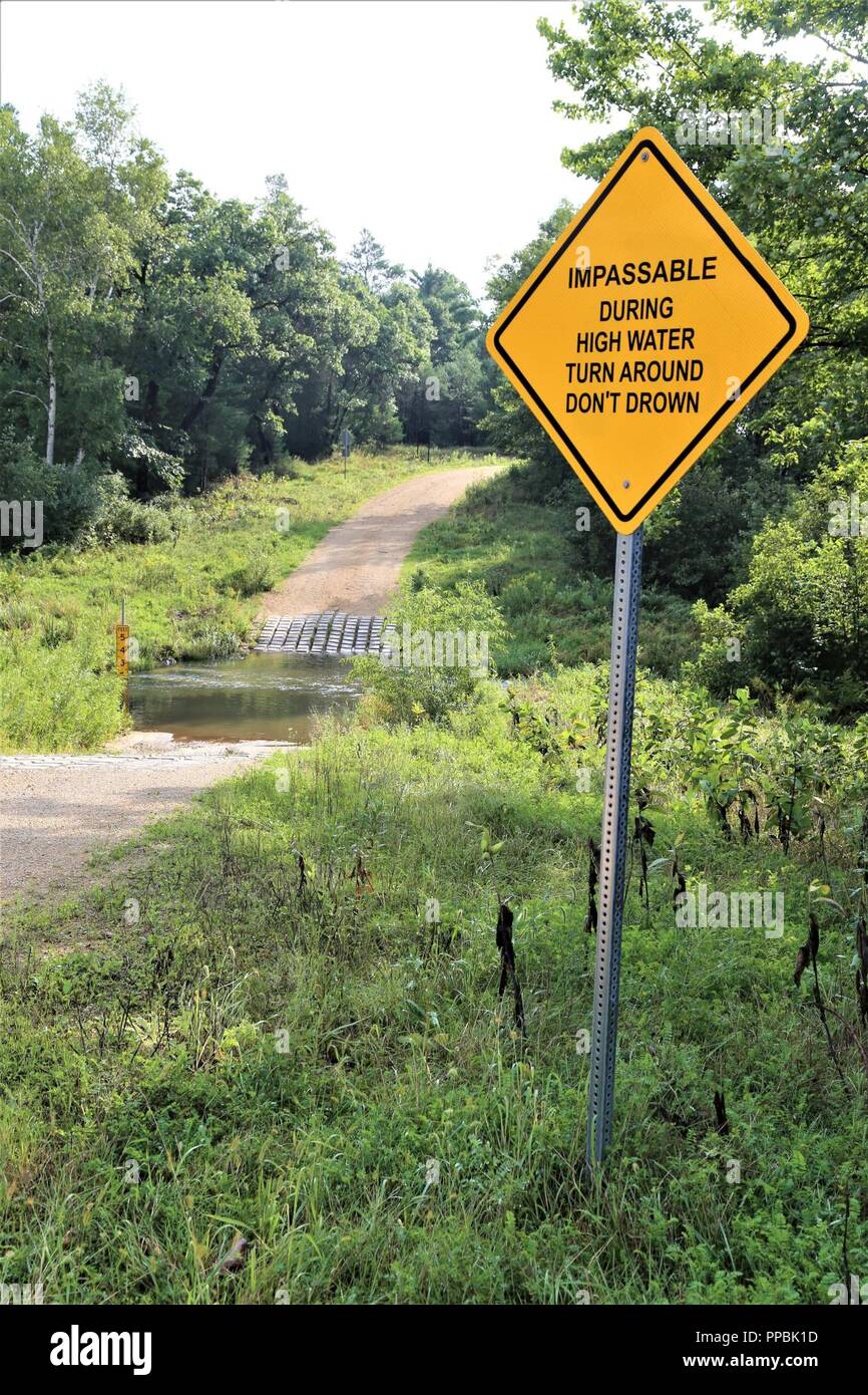 Military installation warning sign hi-res stock photography and images ...
