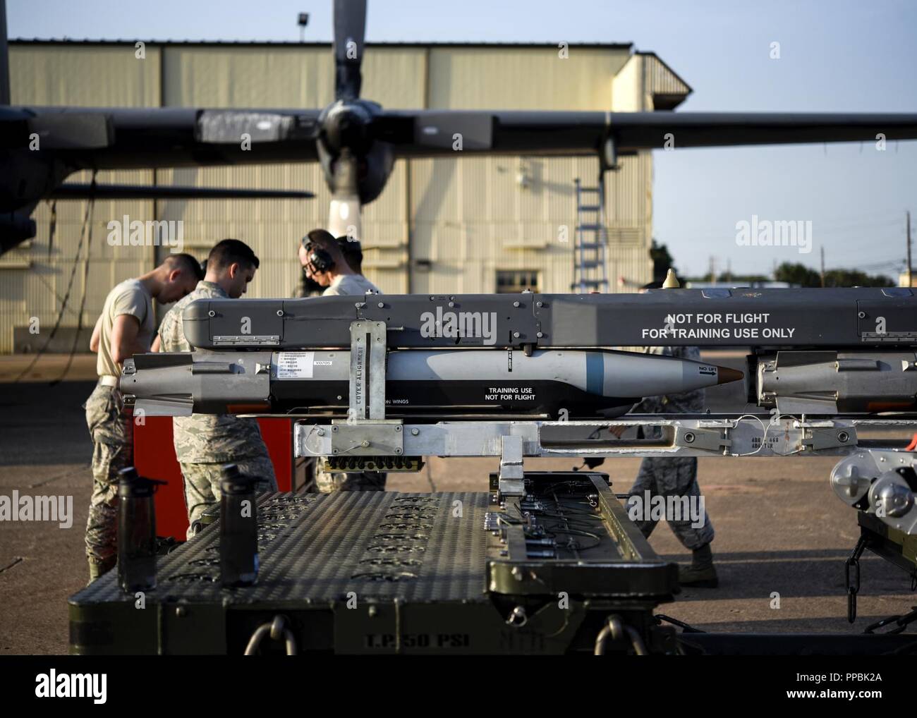 Photos of army bases hi-res stock photography and images - Alamy