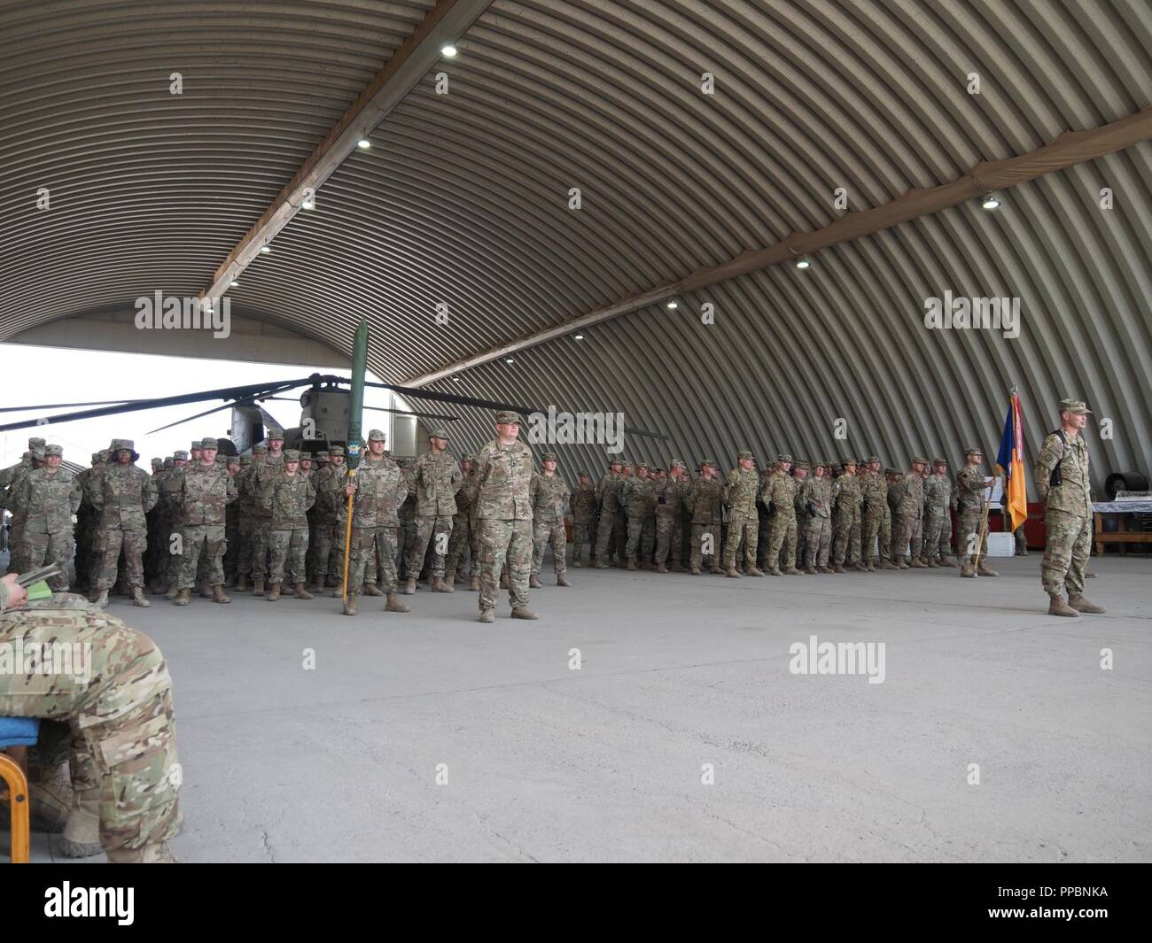 U.S. Army National Guard Soldiers assigned to the 35th Combat Aviation ...