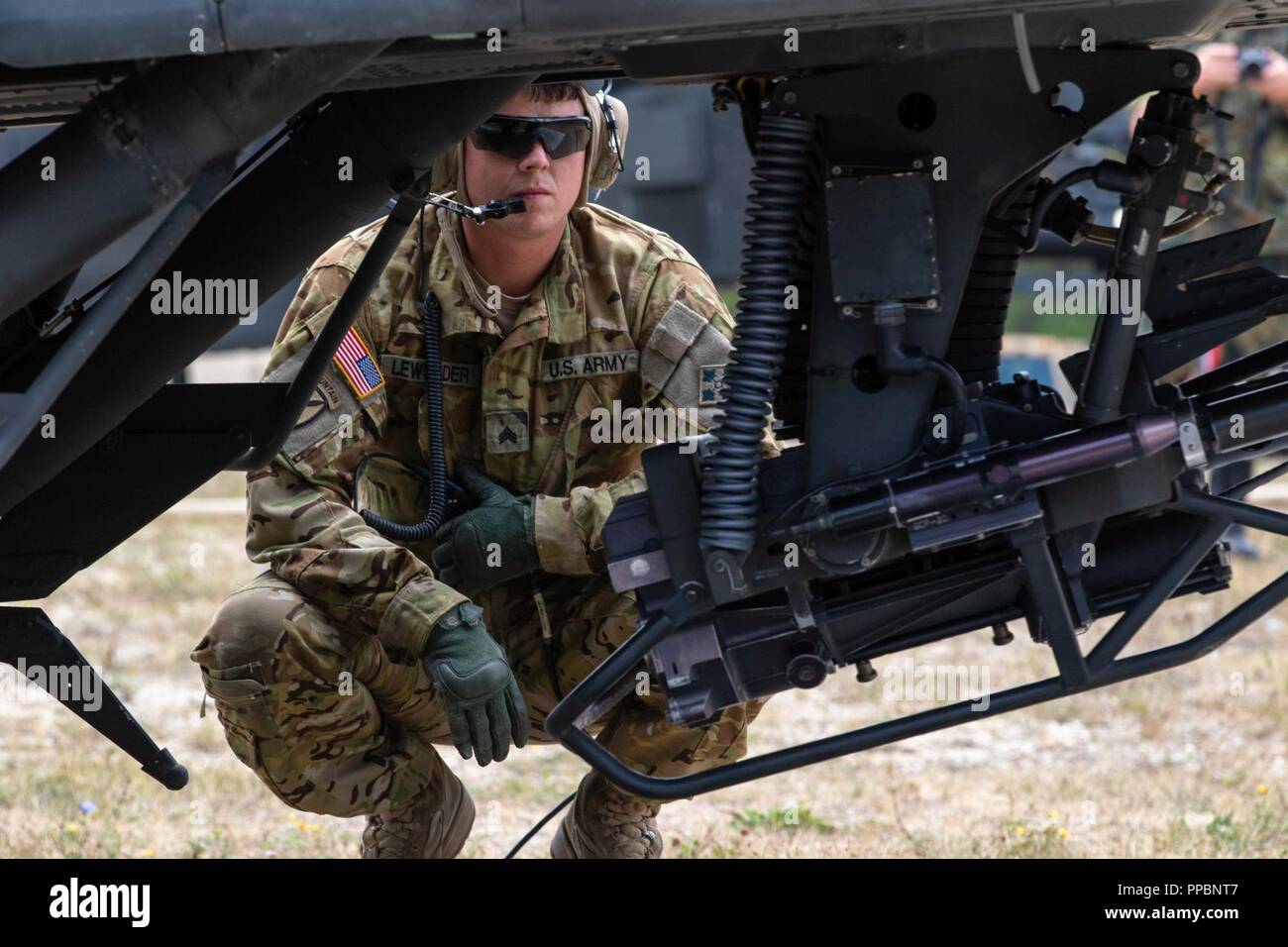 An ah 64 apache armament hi-res stock photography and images - Alamy