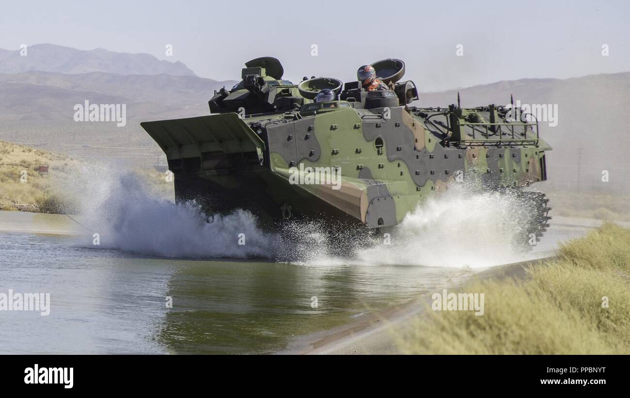 Usmc mechanics hi-res stock photography and images - Alamy