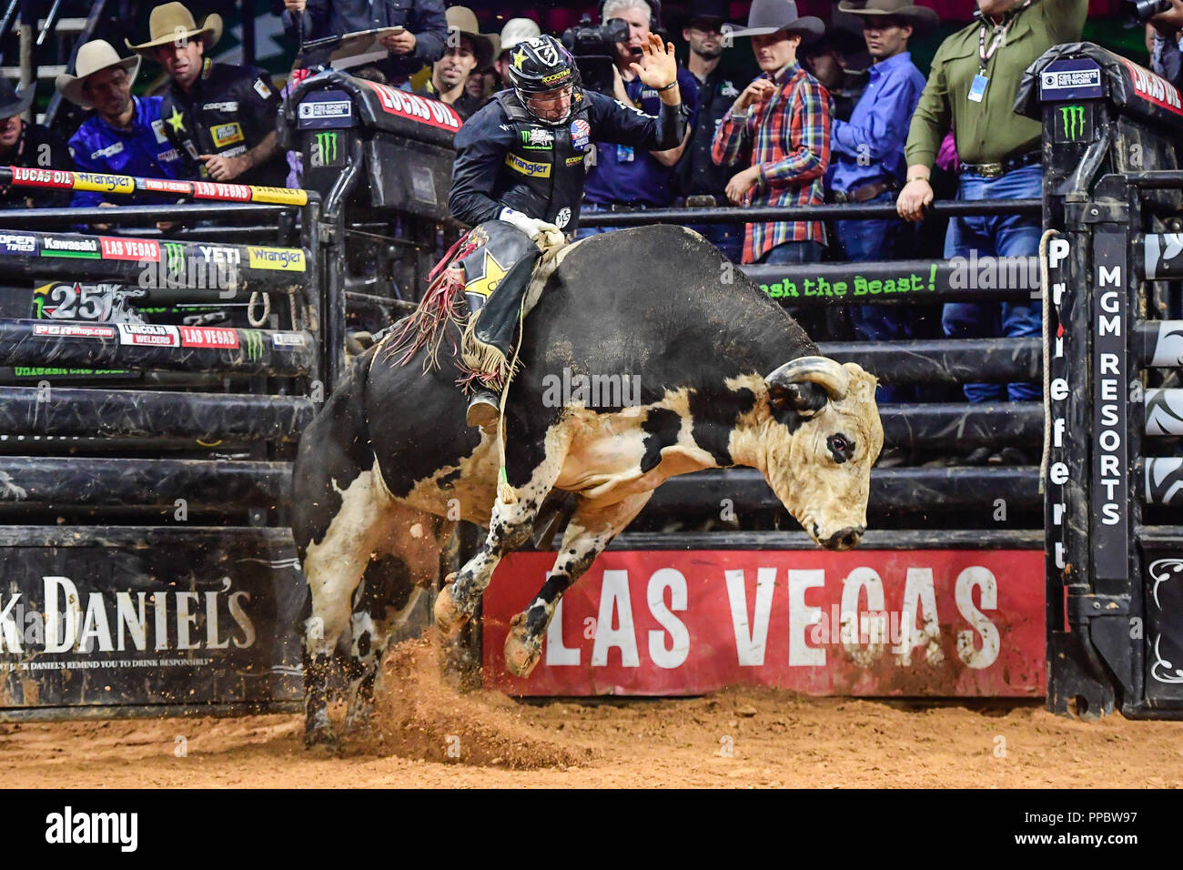 Fairfax, Virginia, USA. 23rd Sep, 2018. SEAN WILLINGHAM rides a bull ...