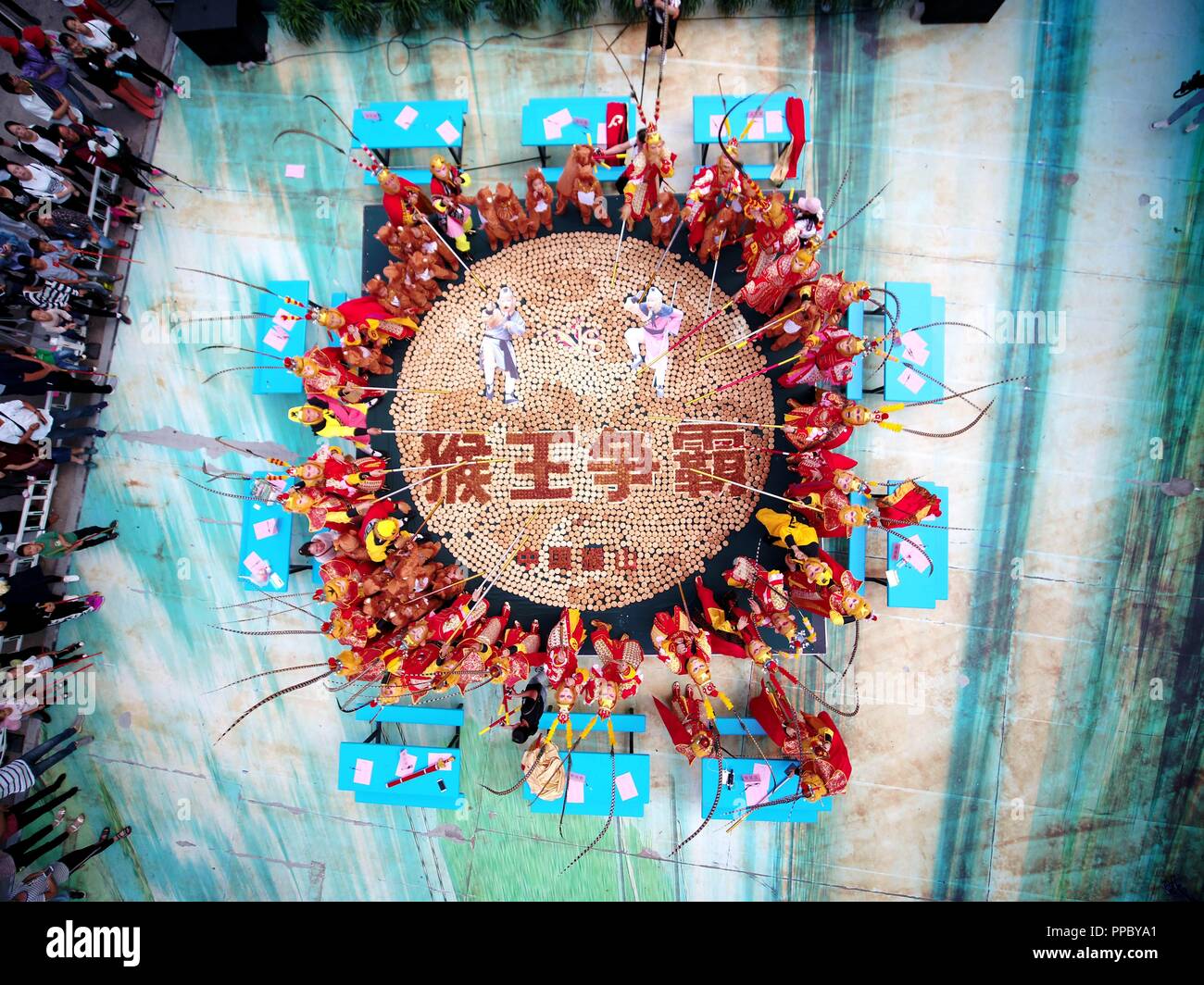 Jiyuan, Jiyuan, China. 25th Sep, 2018. Jiyuan, CHINA-People wearing ...