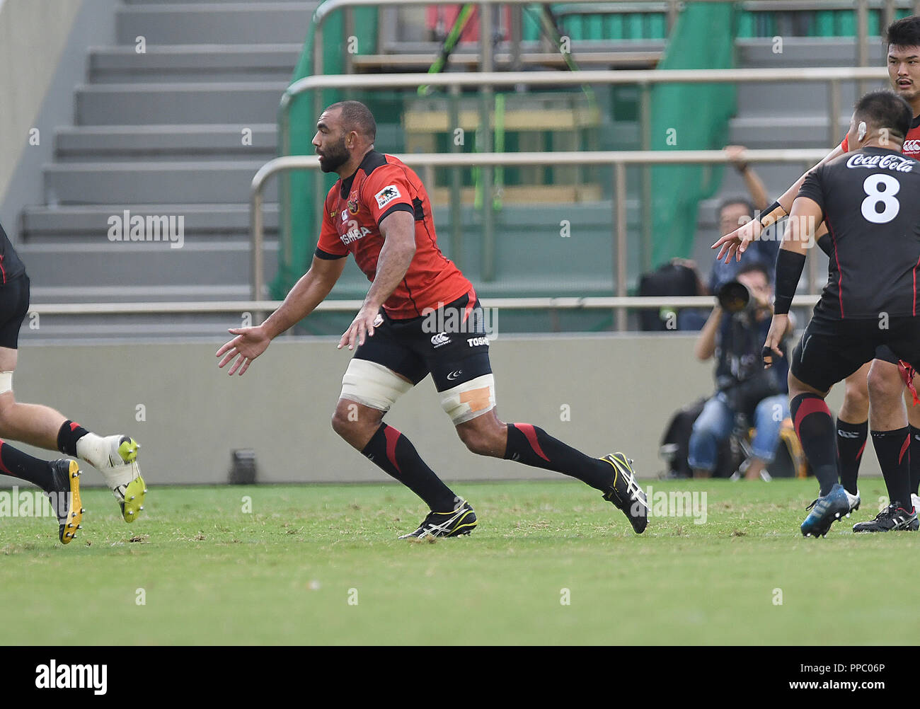 Michael Leitch of Toshiba during the Japan Rugby Top League 2018-2019 ...