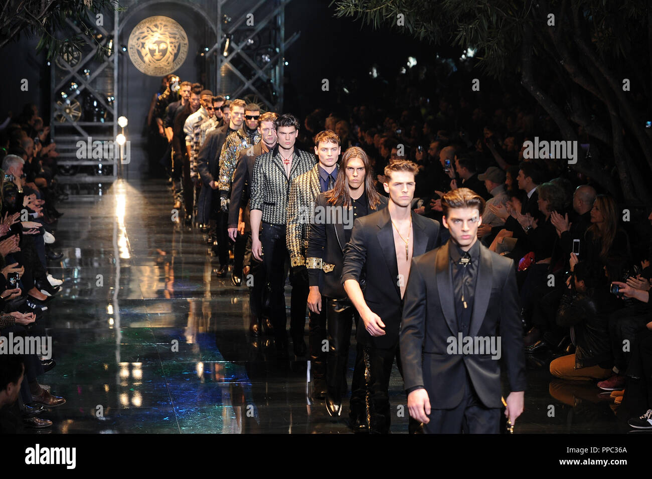 Milan - Versace fashion show - Fall / Winter 2015/2015 Stock Photo - Alamy