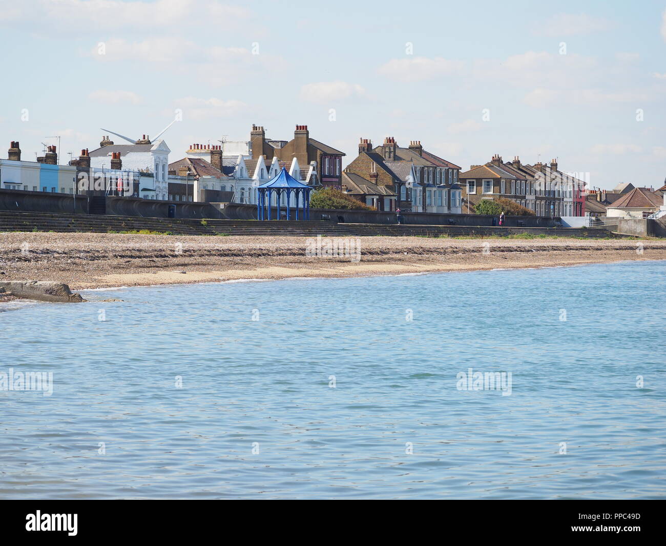 Sheerness, Kent, UK. 25th Sep, 2018. UK Weather: a bright sunny day ...
