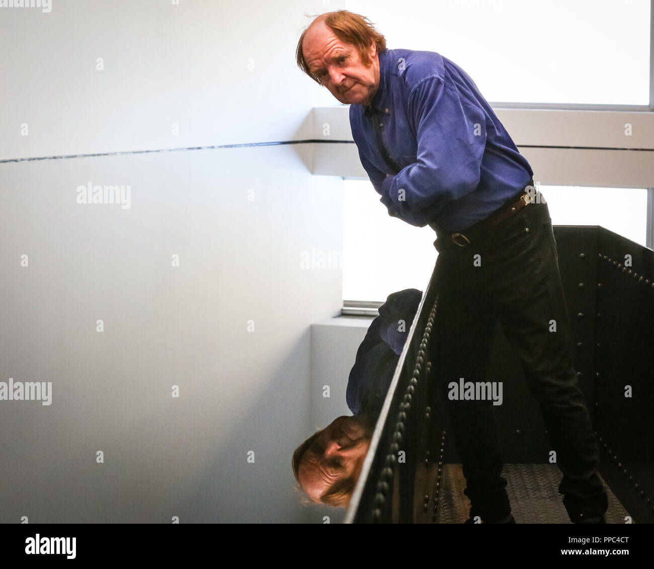 Richard wilson oil installation hi-res stock photography and images - Alamy