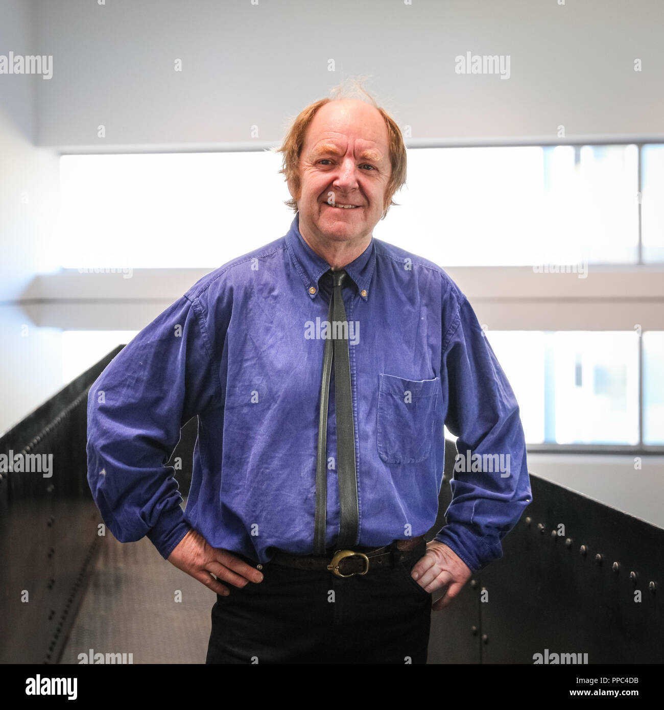 Richard wilson oil installation hi-res stock photography and images - Alamy