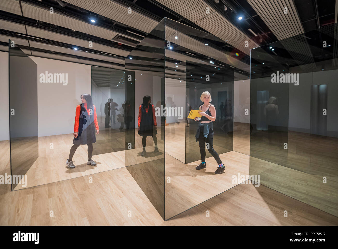 Larry bell art hi-res stock photography and images - Alamy