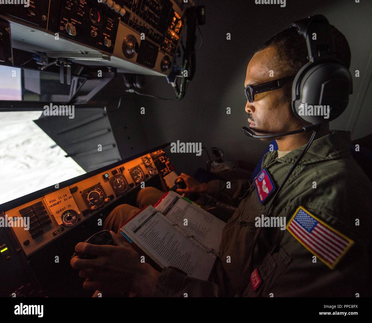 Boom operator clt hi-res stock photography and images - Alamy