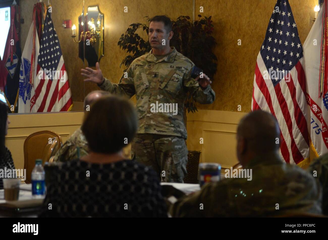 Empower soldiers hi-res stock photography and images - Alamy