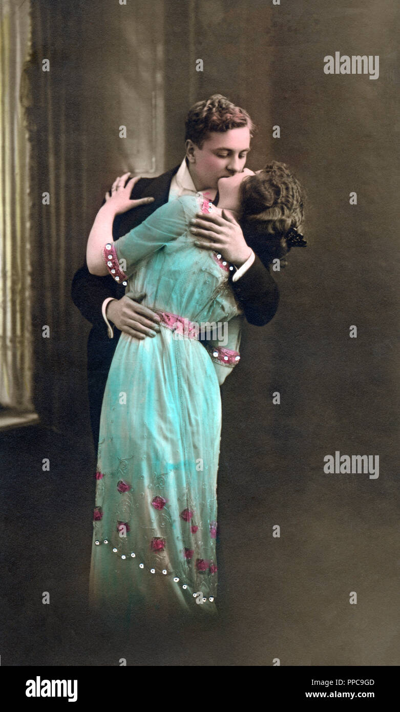 1910s couple hi-res stock photography and images - Alamy