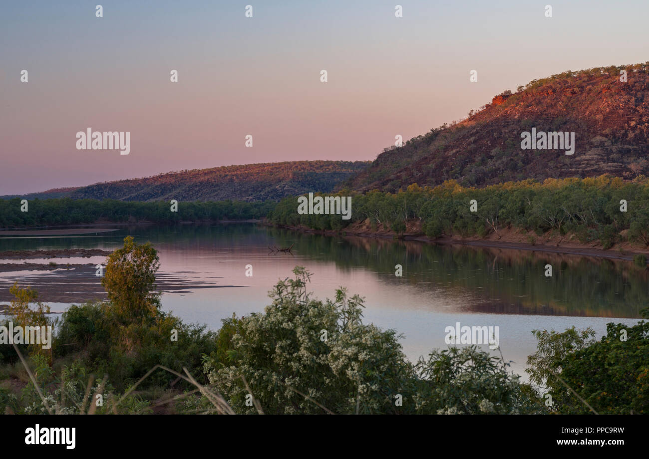 Sunset at Victoria River, Timber Creek, Northern Territory, Australia ...