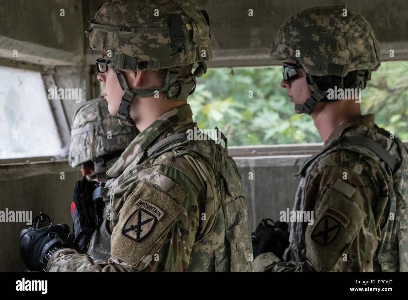 4th Battalion, 31st Infantry Regiment, 2nd Brigade Combat Team Soldiers ...