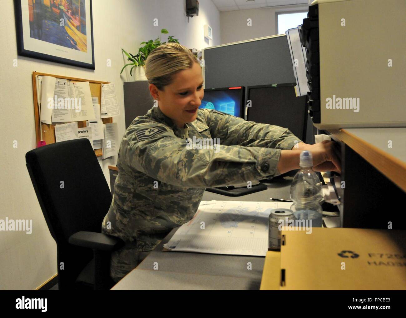 104 fighter wing hi-res stock photography and images - Alamy