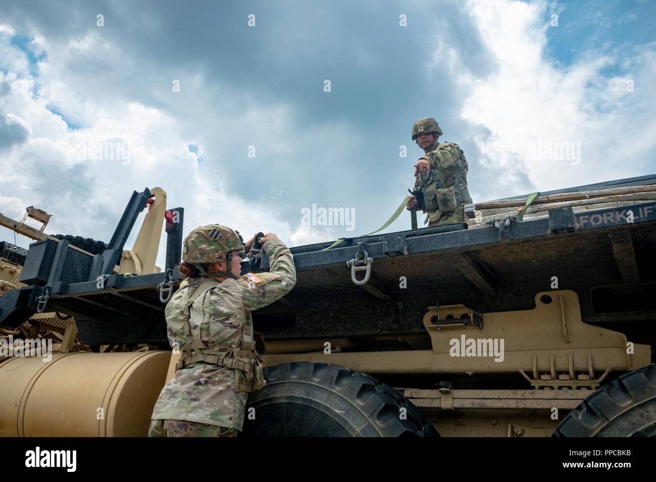 Flatrack hi-res stock photography and images - Alamy