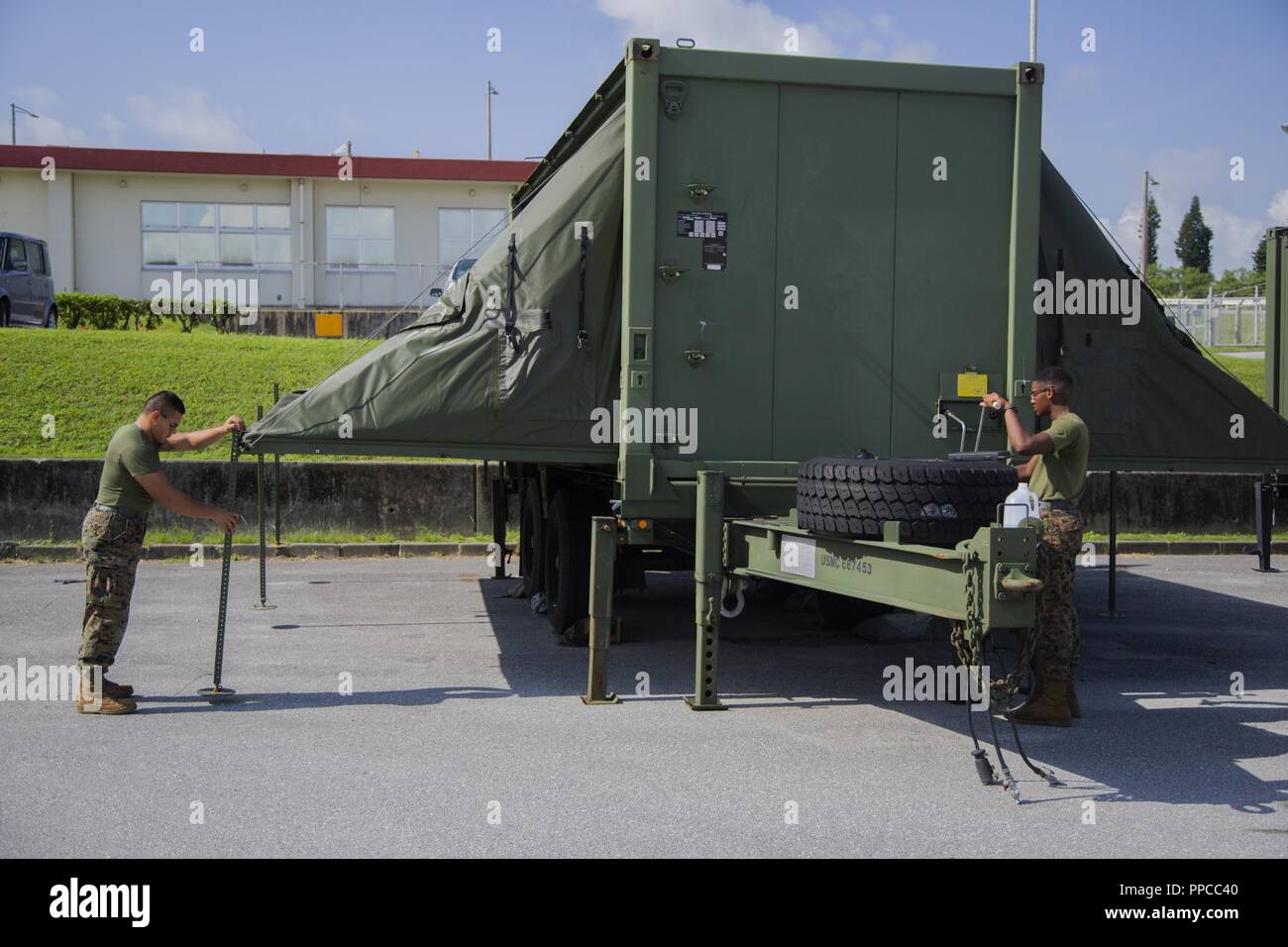 Expeditionary kitchen training hi-res stock photography and images - Alamy