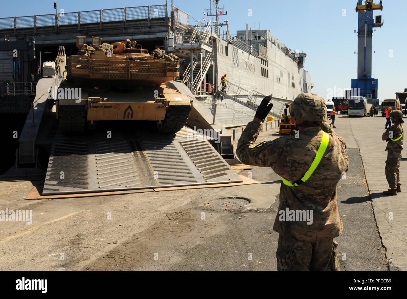 Abrams tank port hi-res stock photography and images - Alamy