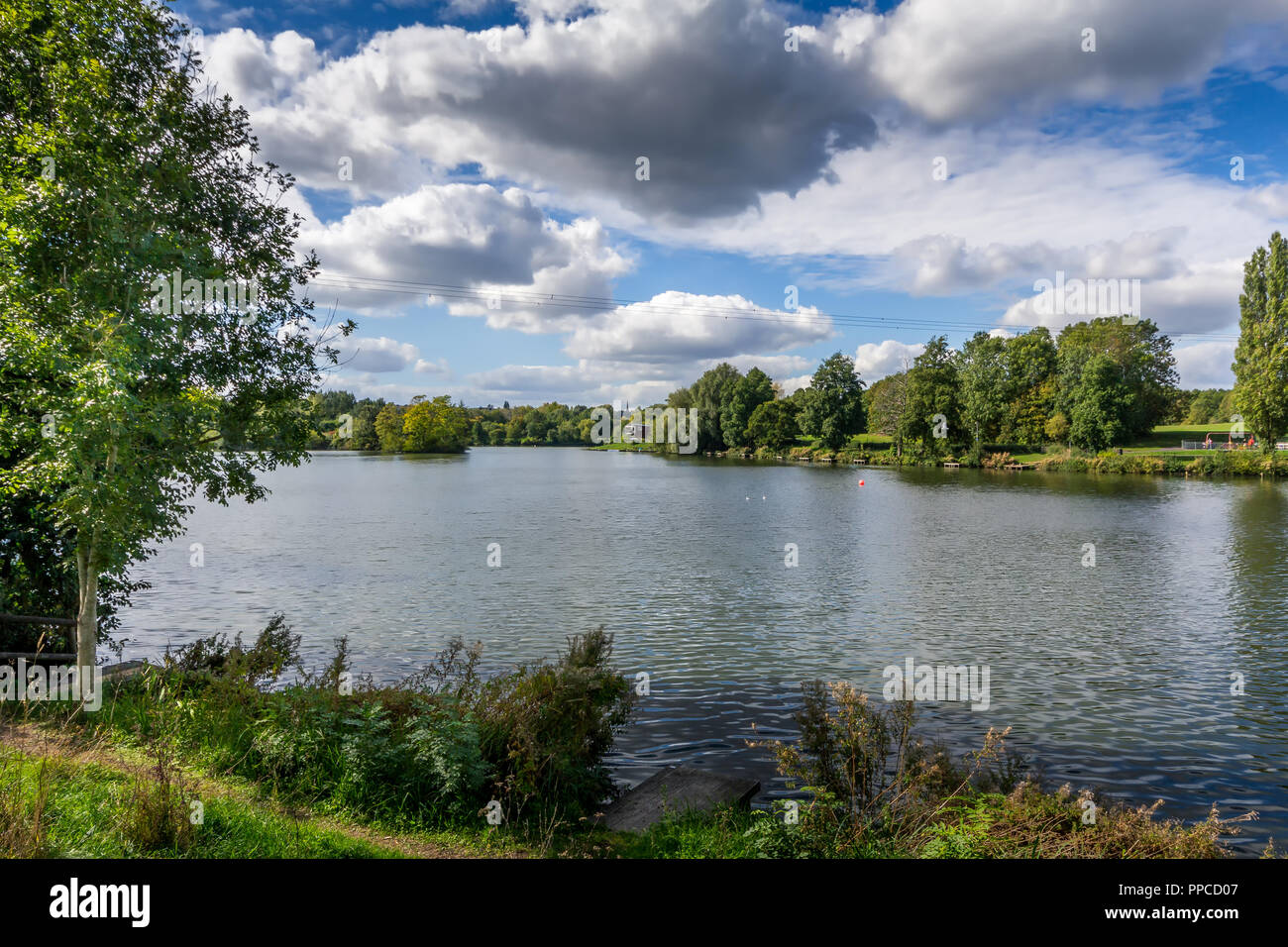 Lakeside views from Arrow Valley Park in Redditch, Worcestershire ...