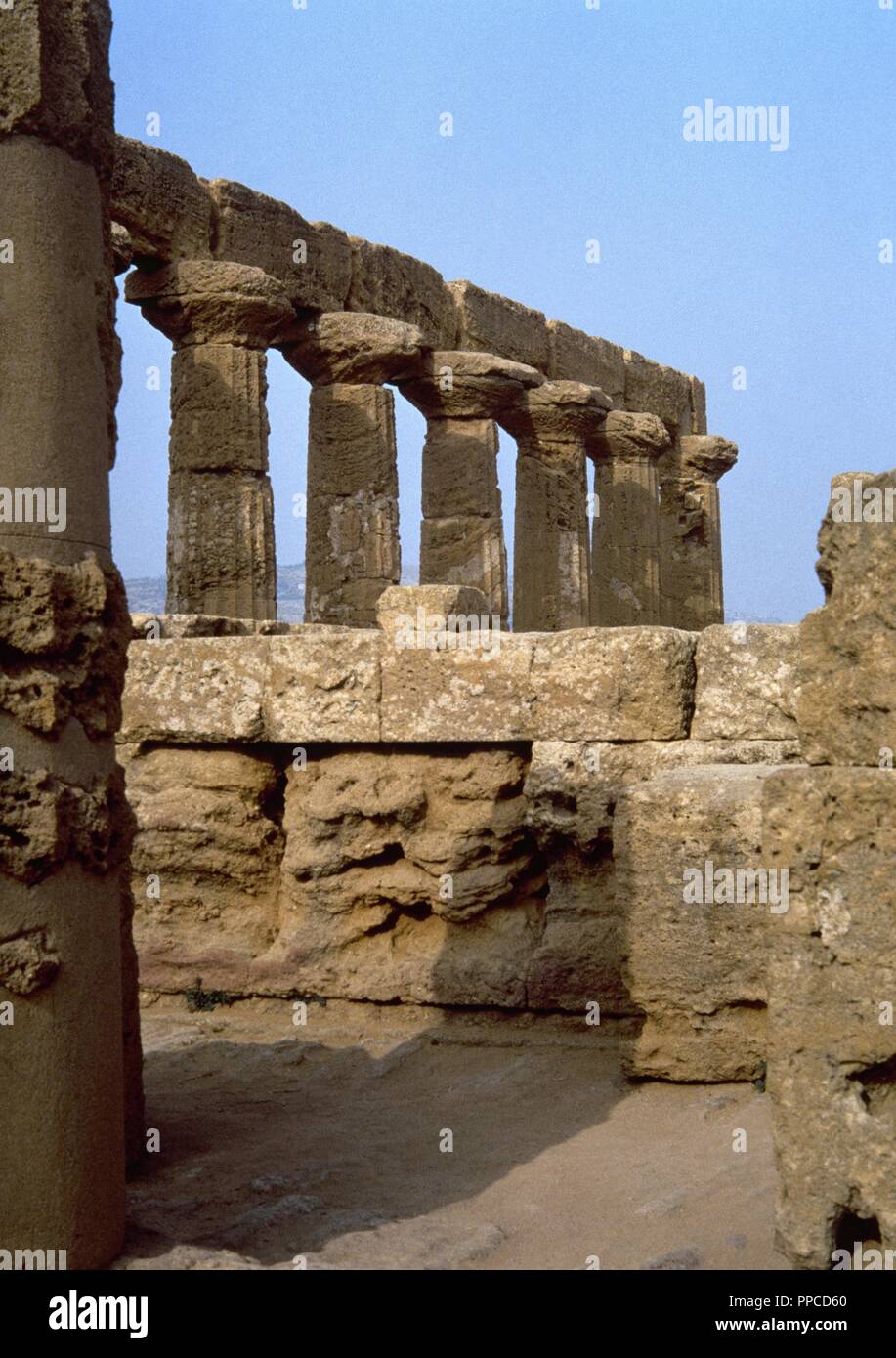 Peripteros hi-res stock photography and images - Alamy