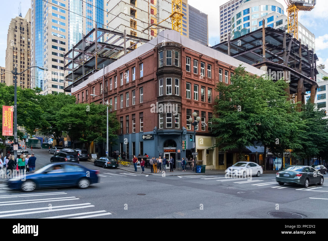 Construction downtown seattle building hi-res stock photography and ...