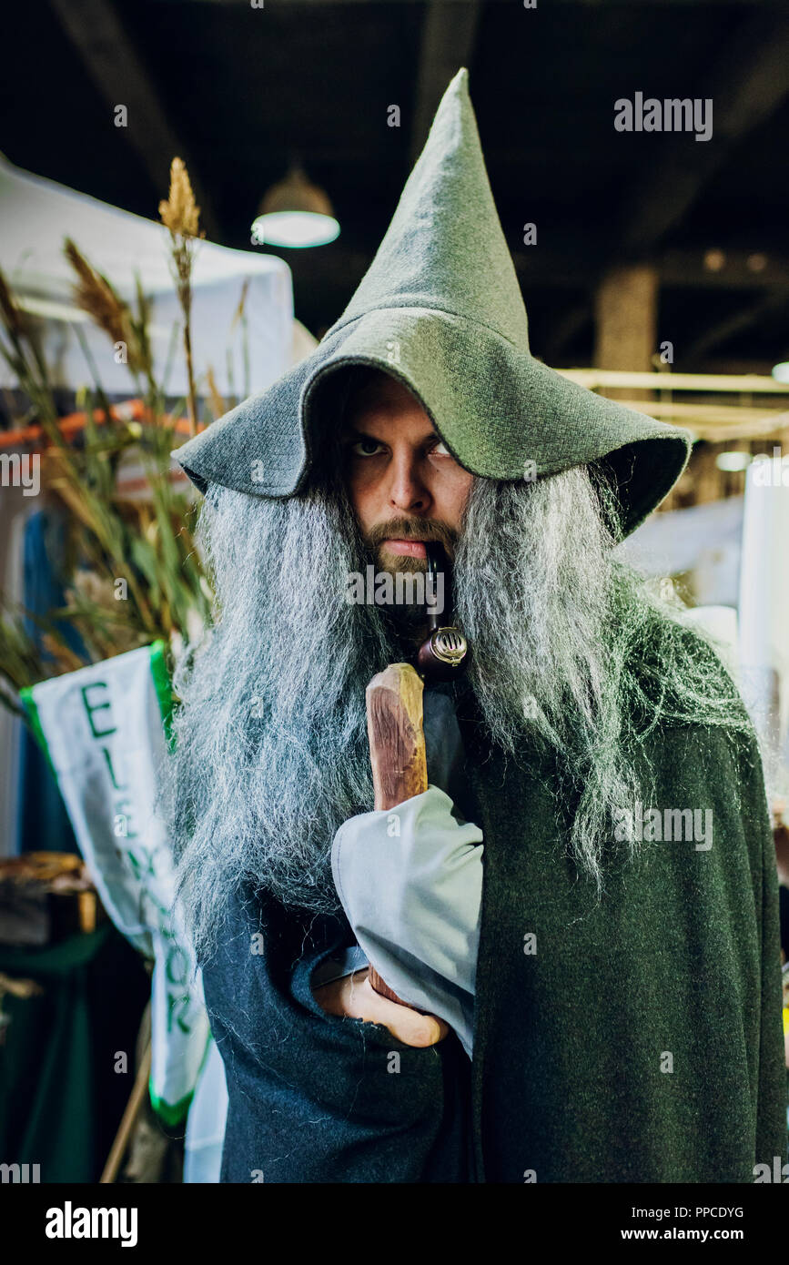 Man dressed as wizard hi-res stock photography and images - Alamy