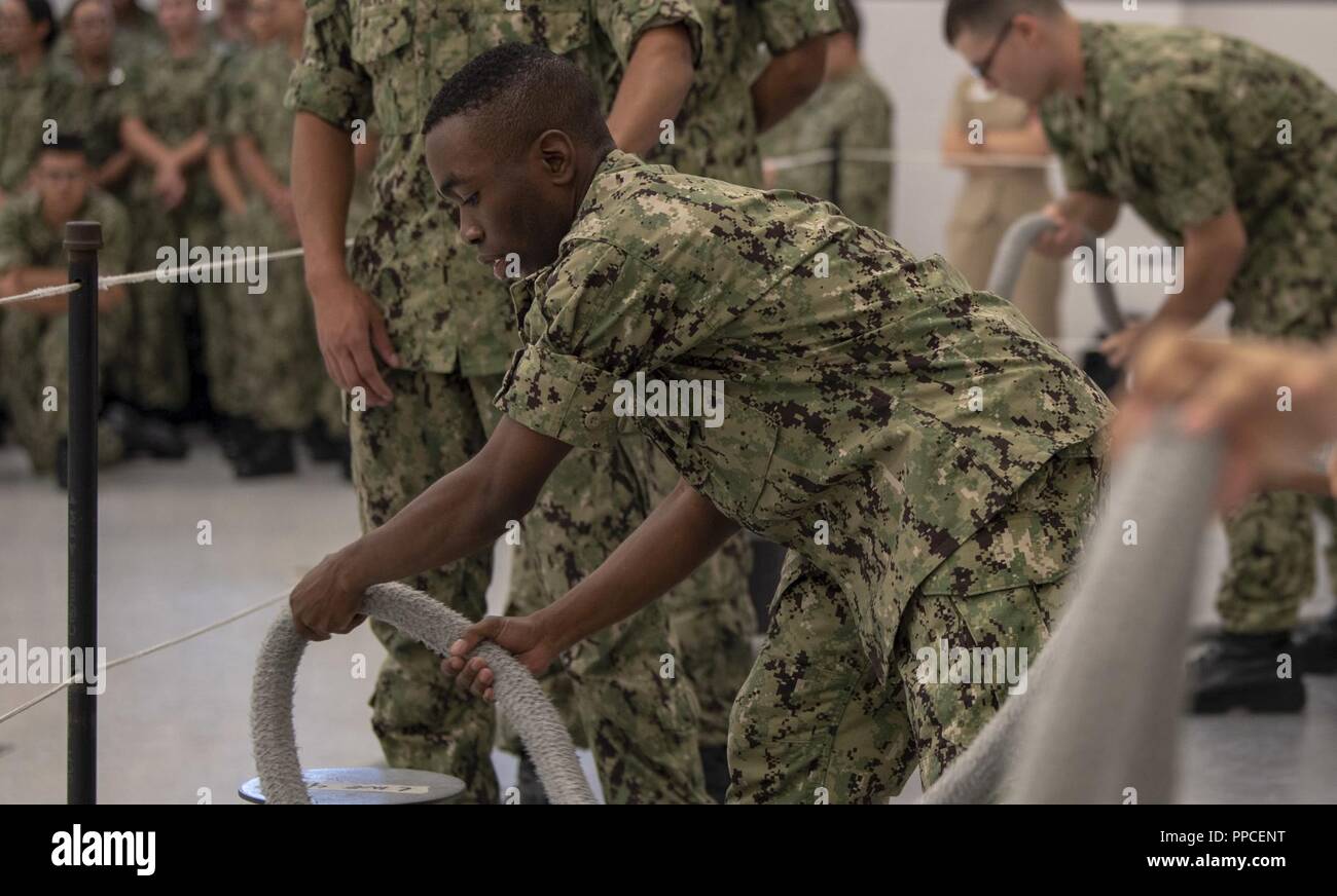 GREAT LAKES, Ill. (Aug. 27, 2018) Recruits perform line-handling ...