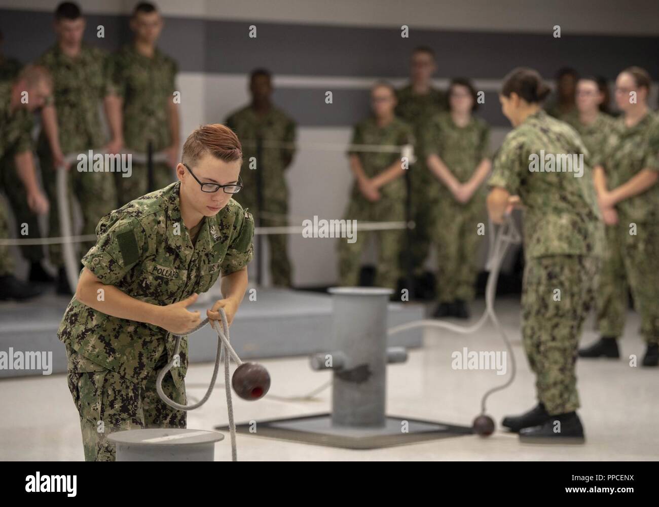 GREAT LAKES, Ill. (Aug. 27, 2018) Recruits perform line-handling ...