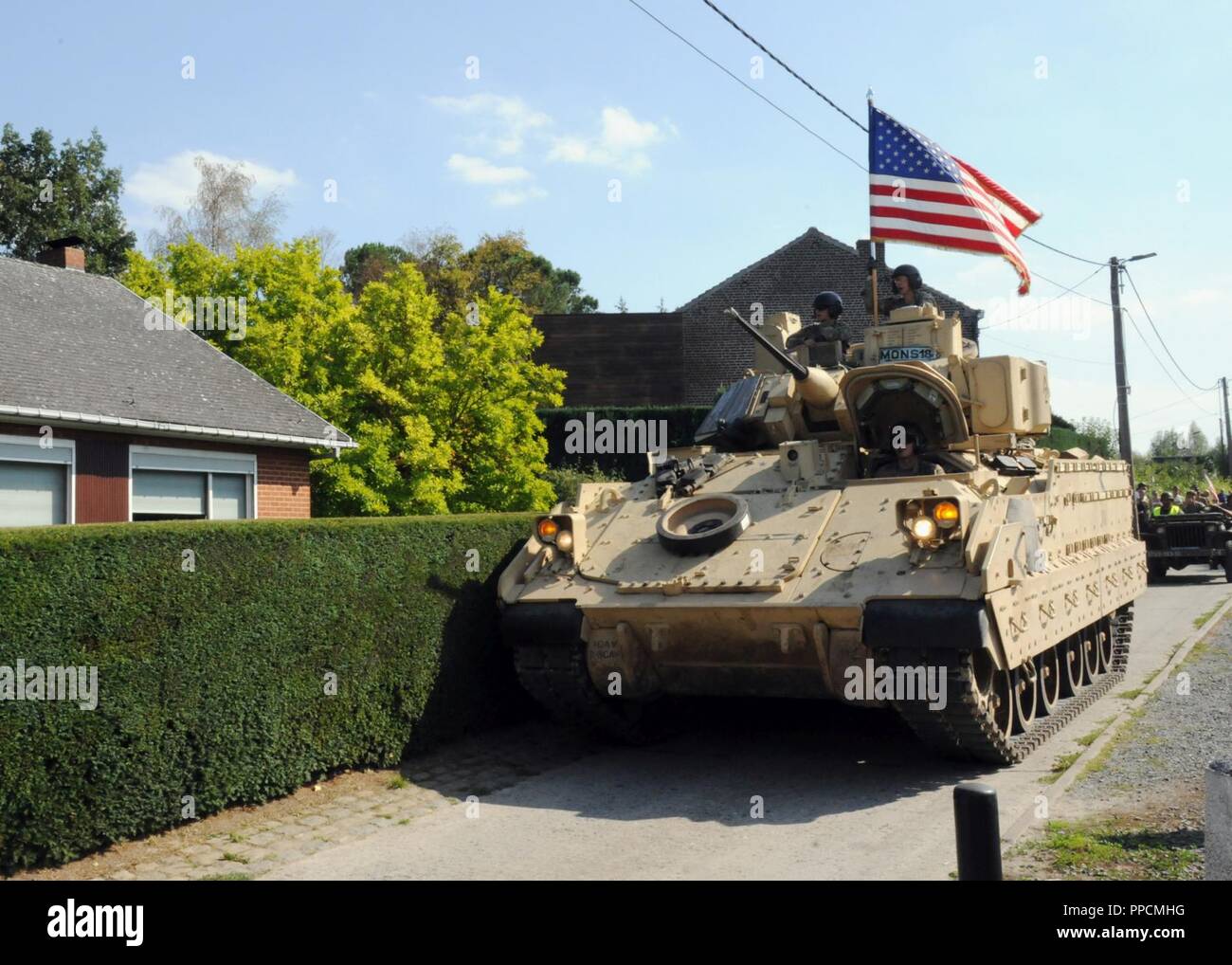 Us bradley tank fighting vehicle hi-res stock photography and images ...