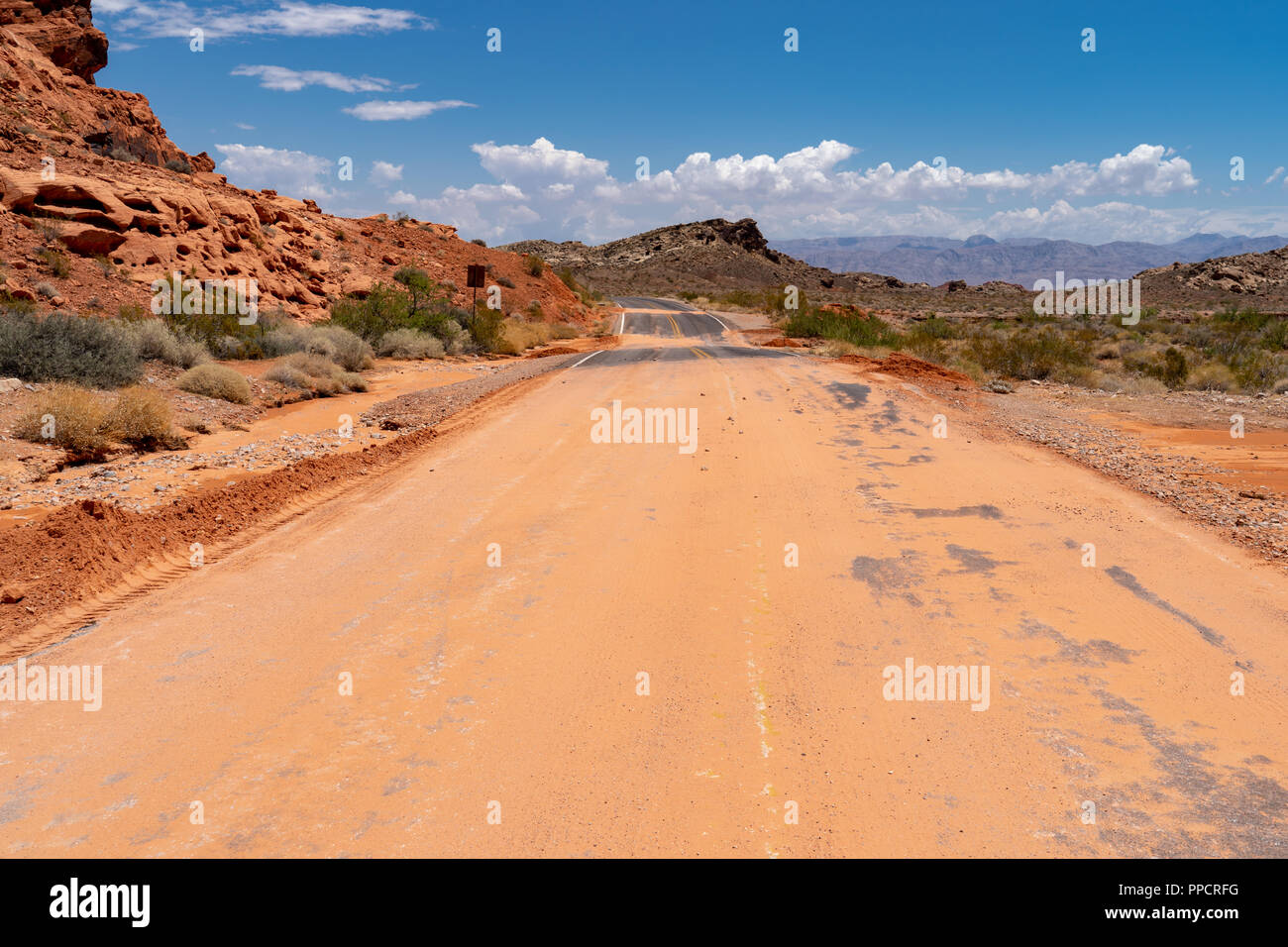 Rock debris desert hi-res stock photography and images - Alamy