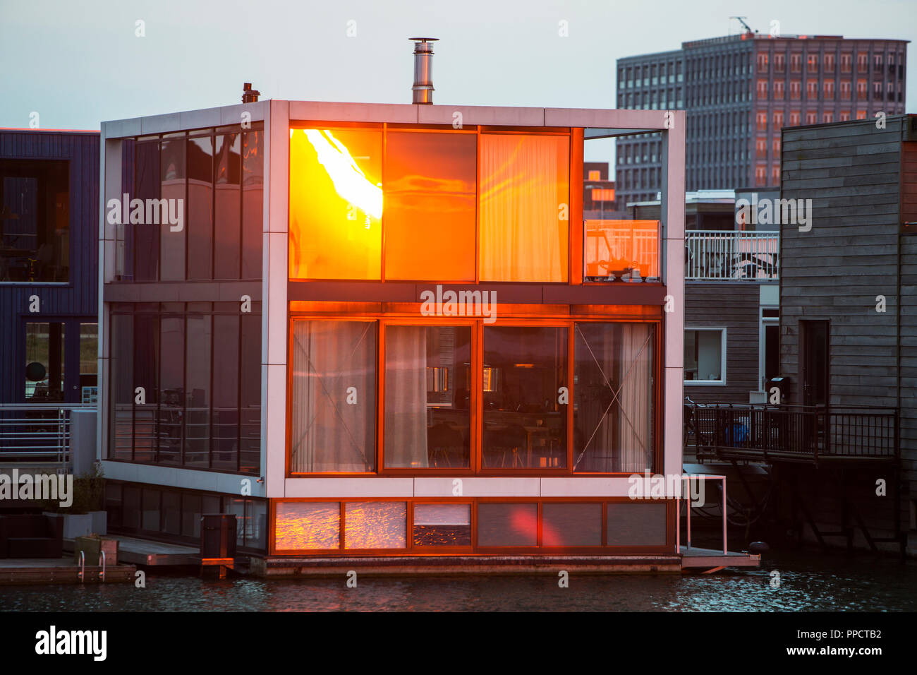 Below sea level netherlands hi-res stock photography and images - Alamy