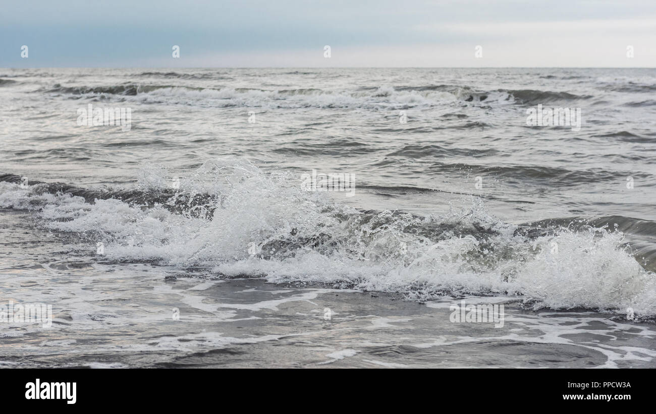 Sea wave splash Stock Photo - Alamy