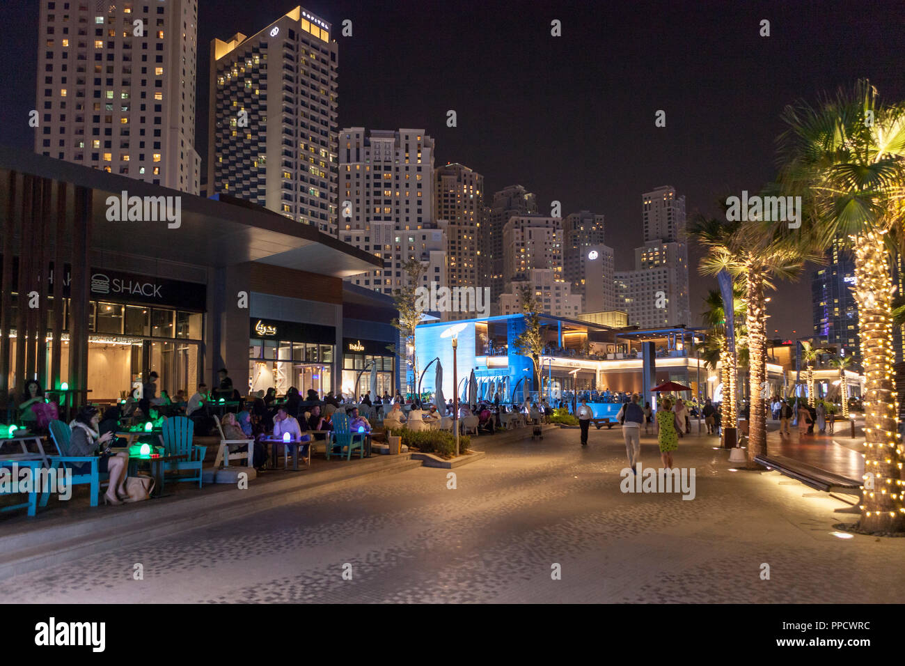 Dining entertainment complex hi-res stock photography and images - Alamy